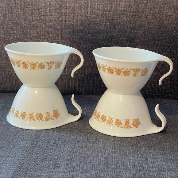 Corelle | Dining | Set Of 4 Corelle Butterfly Gold Hook Handle Coffee ...